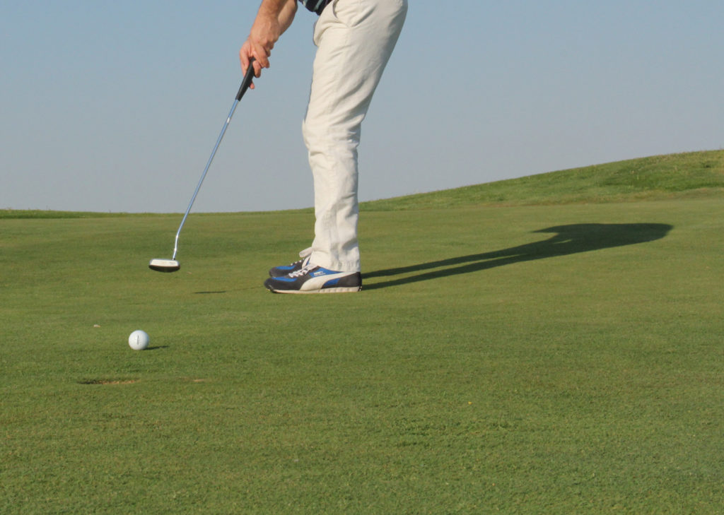 putting_towards_hole_new2 - Instruction For The Mental Game of Golf